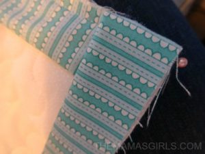 The Easy Way to Bind a Quilt – Tutorial - TheMamasGirls